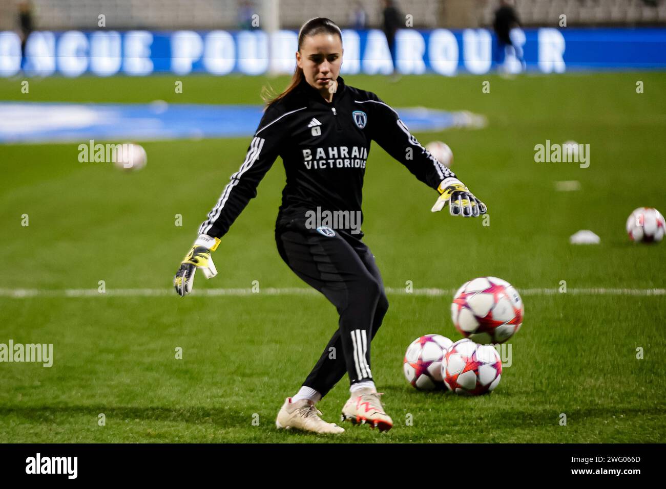Paris, France - December 14: Goalkeeper Ines Marques of Paris FC ...