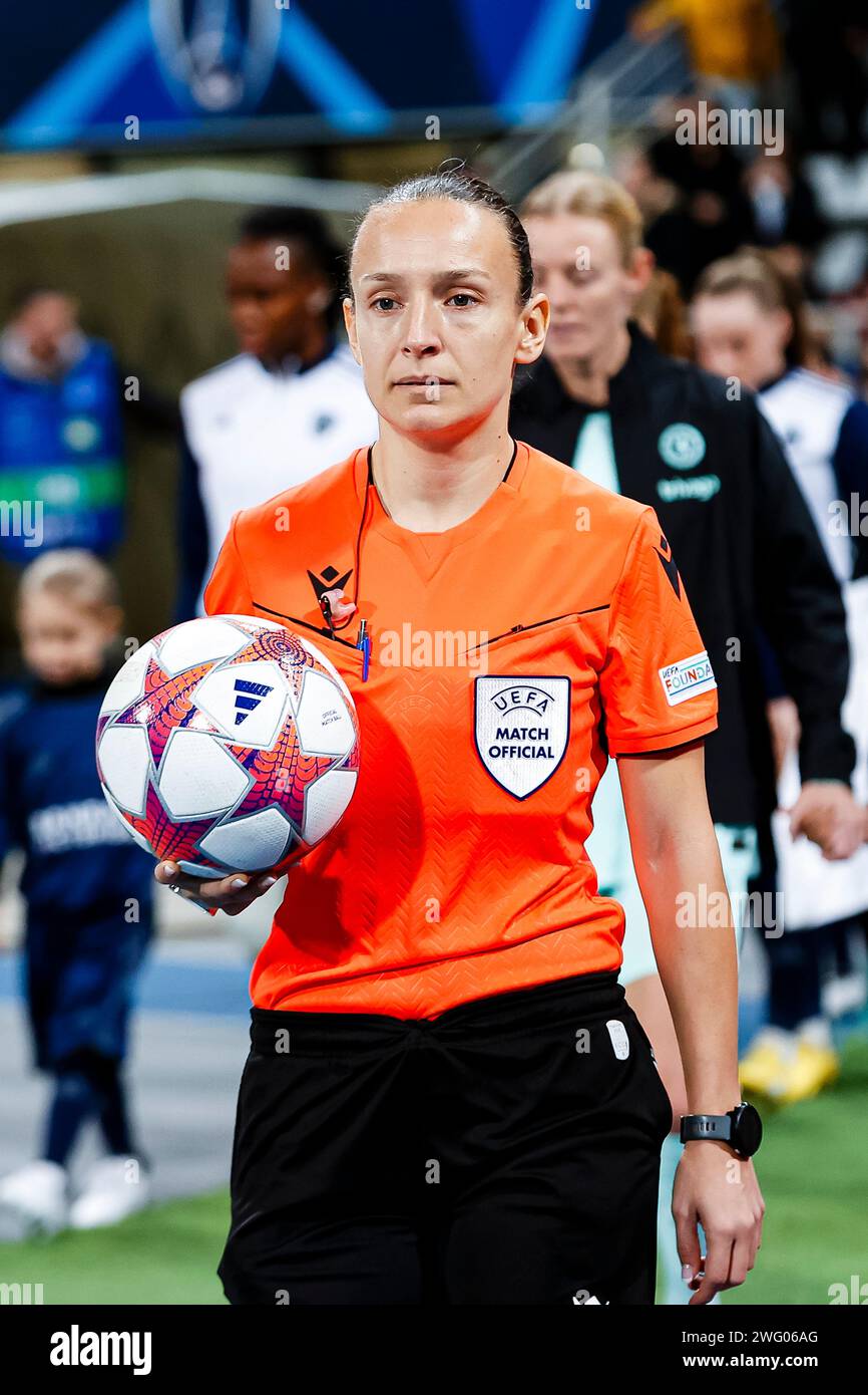 Paris, France. 30th Jan, 2024. Paris, France - January 30: Referee ...
