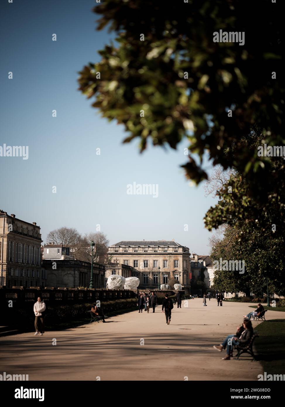 Daily life as seen in the streets of Bordeaux on a sunny winter's day ...