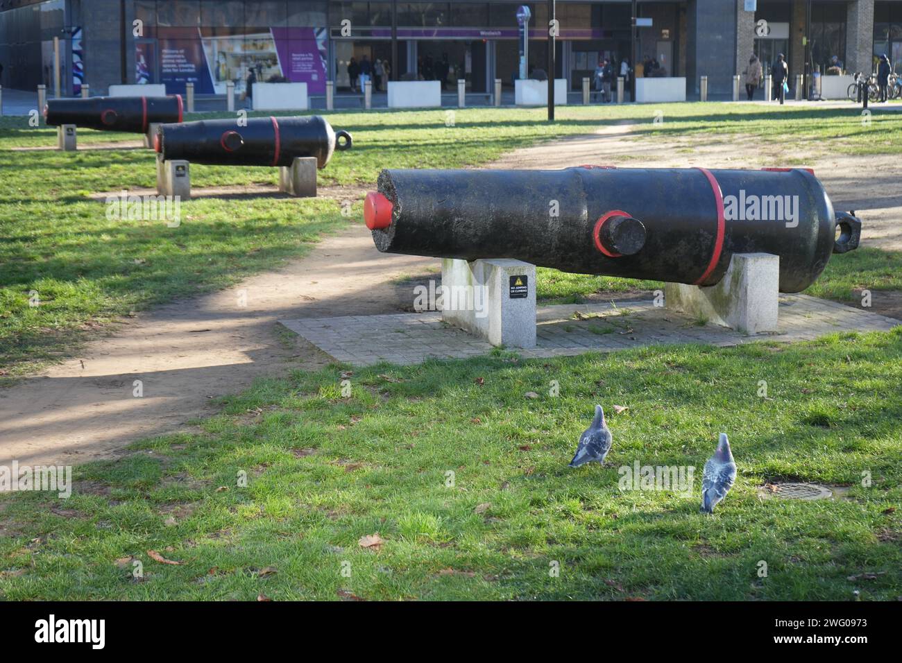 Vintage Cannons at Dial Arch Square, Woolwich Arsenal Stock Photo - Alamy