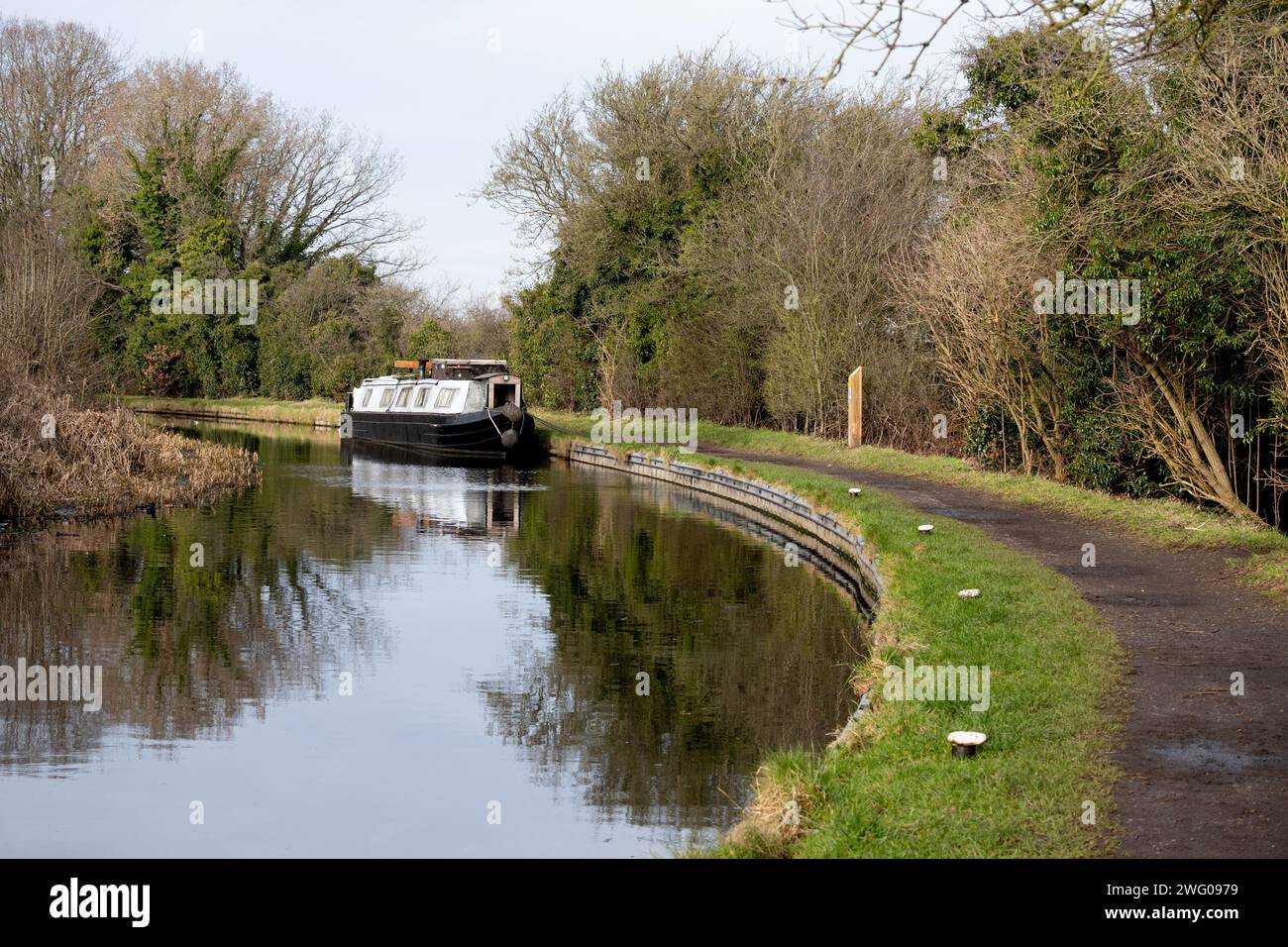 The Stratford-upon-Avon Canal at Shirley, West Midlands, England, UK ...