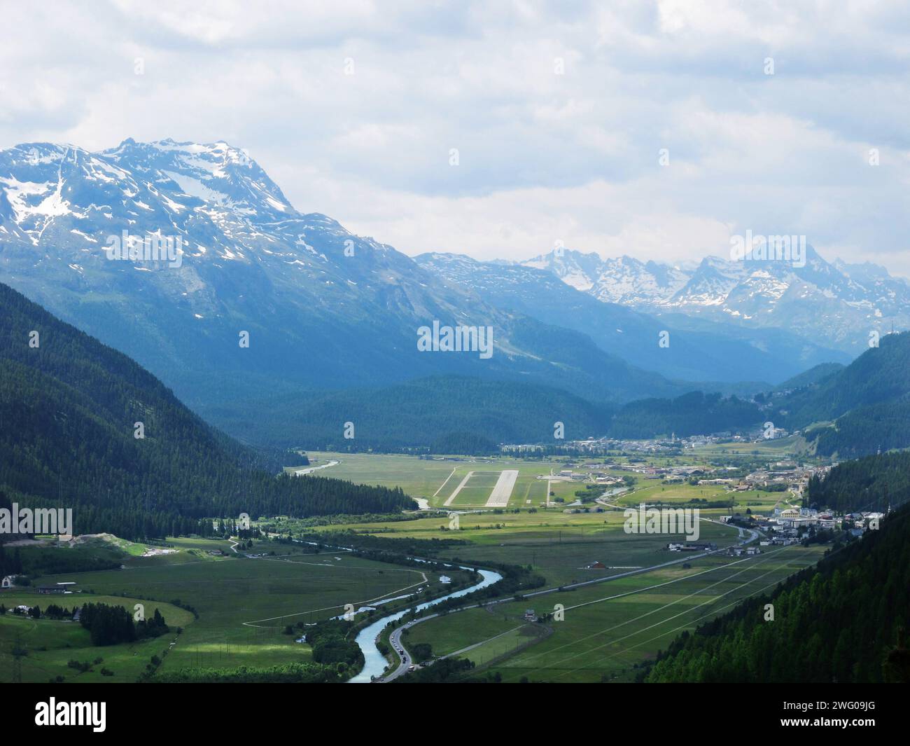 Samedan, Engadin, Schweiz, Flugplatz Stock Photo - Alamy