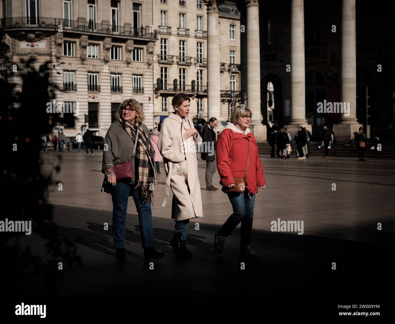 Daily life as seen in the streets of Bordeaux on a sunny winter's day ...