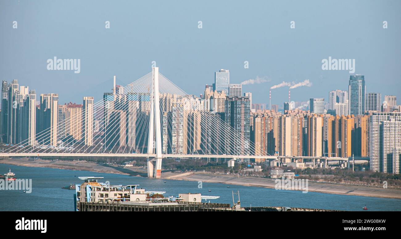 Second wuhan yangtze river bridge hi-res stock photography and images ...