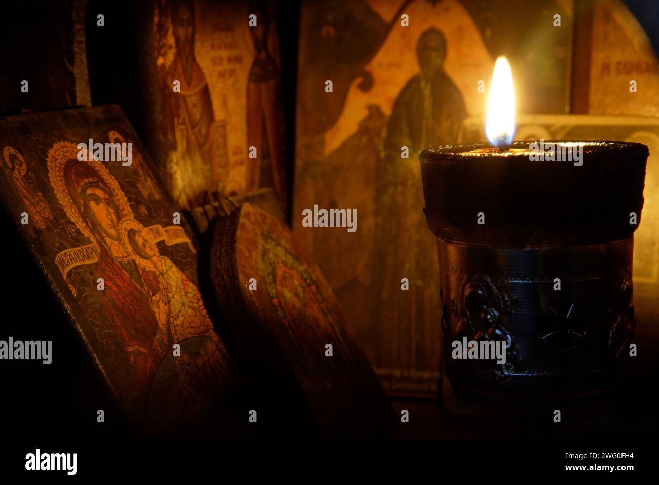 Candle icons hi-res stock photography and images - Alamy