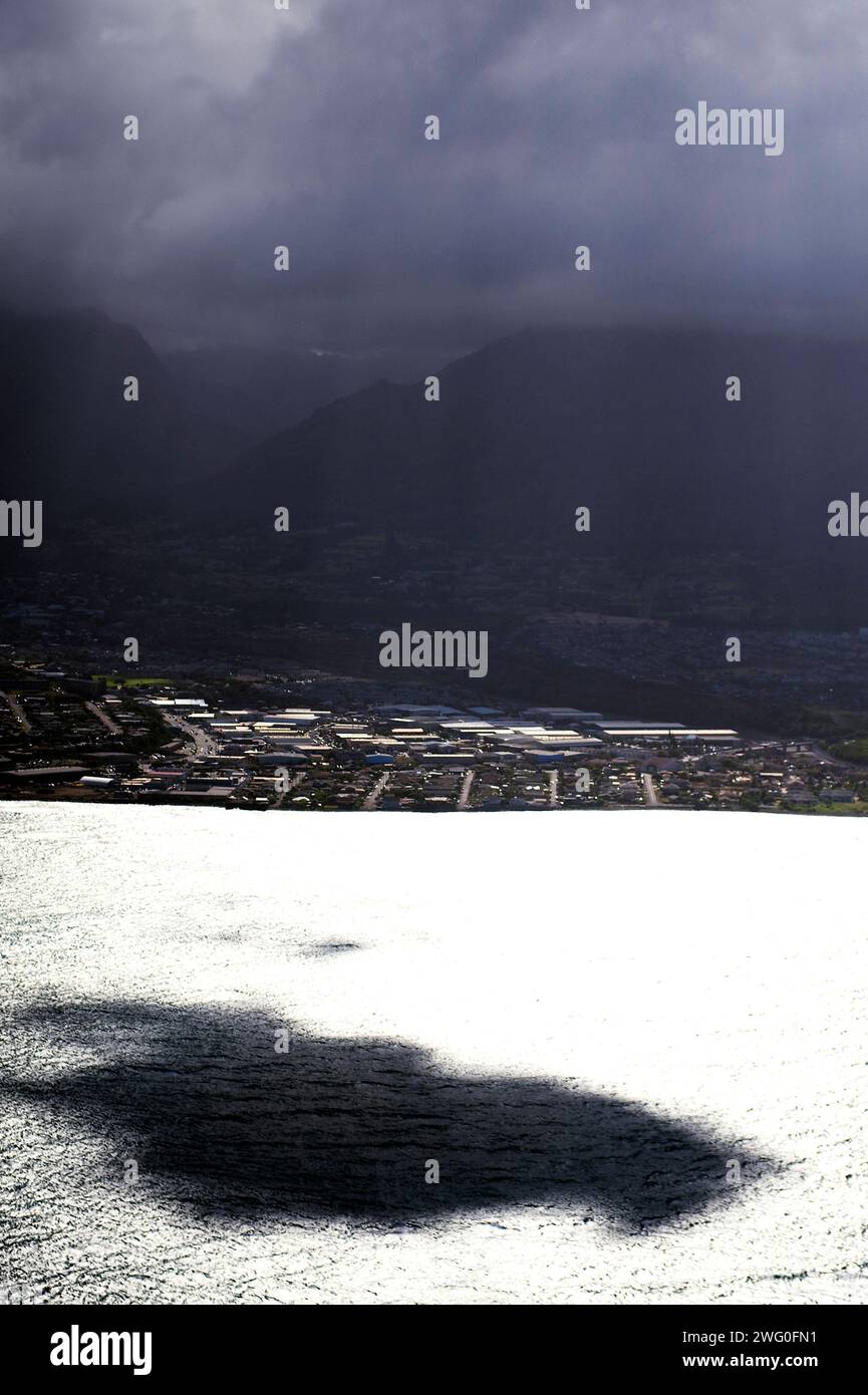 Hawaii mountain cloud hi-res stock photography and images - Alamy