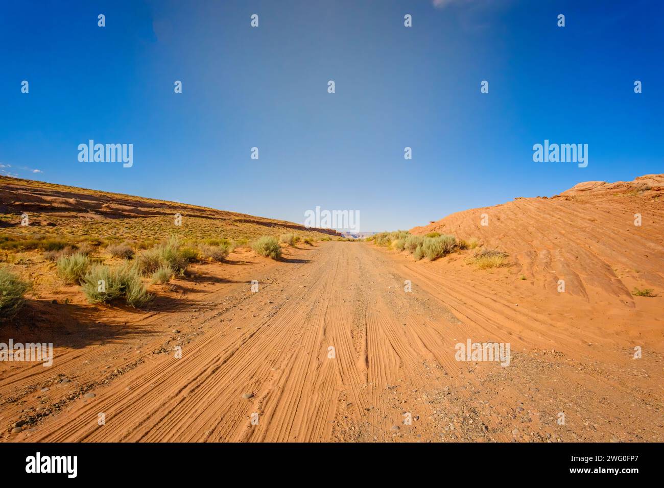 Scenic desert backdrop hi-res stock photography and images - Alamy