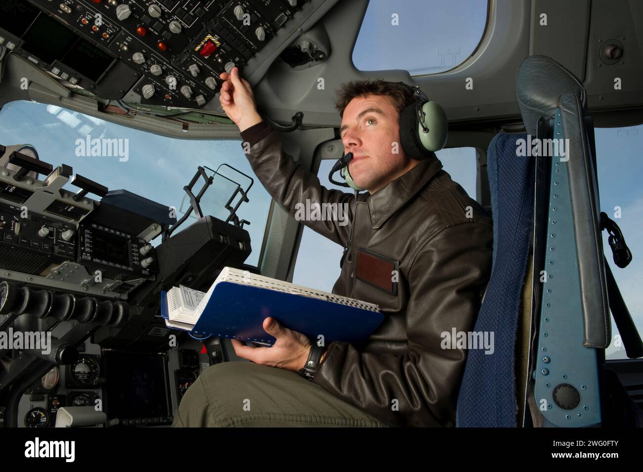 Pilot with checklist hi-res stock photography and images - Alamy