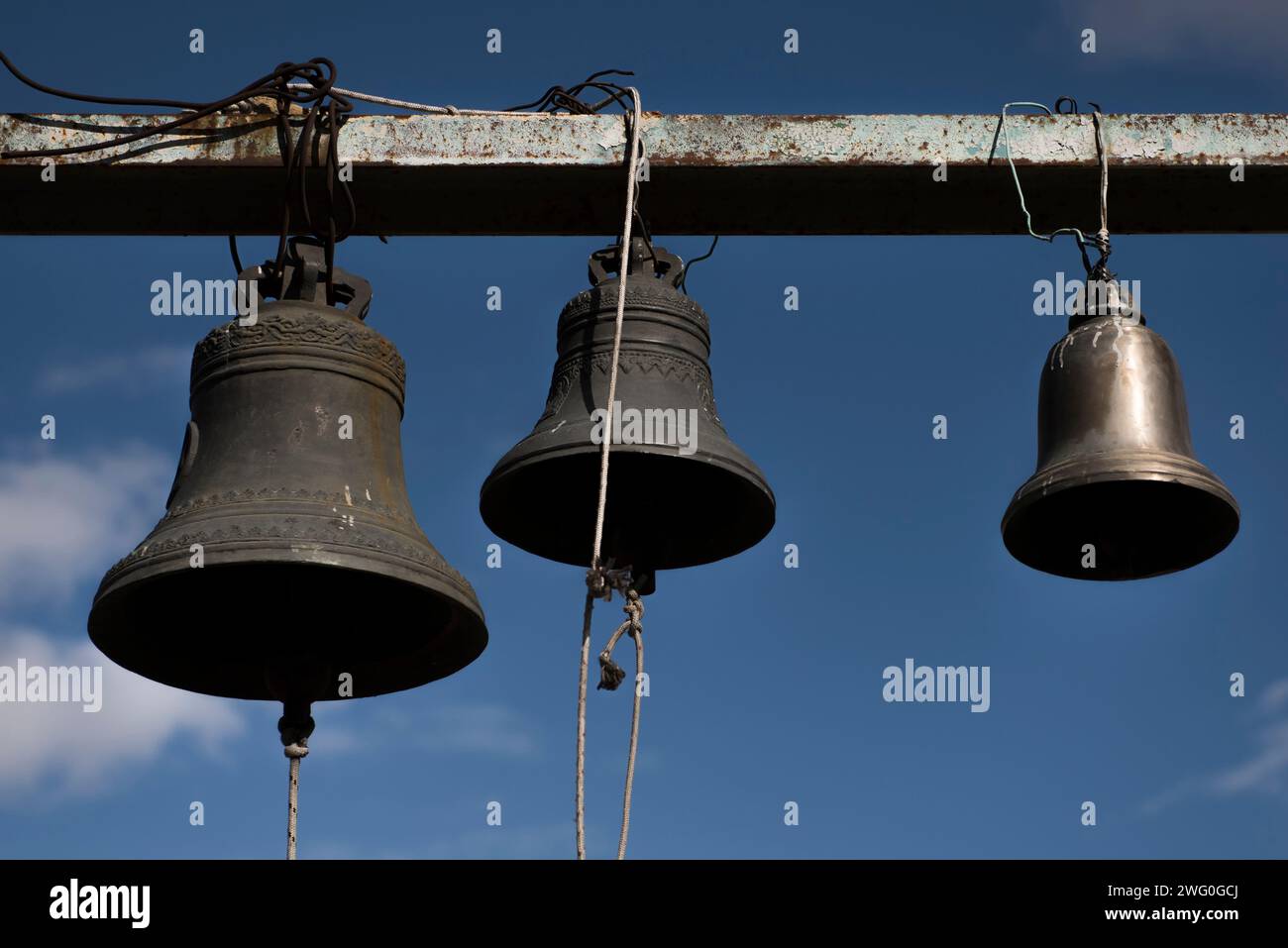 Abandoned bell hi-res stock photography and images - Alamy