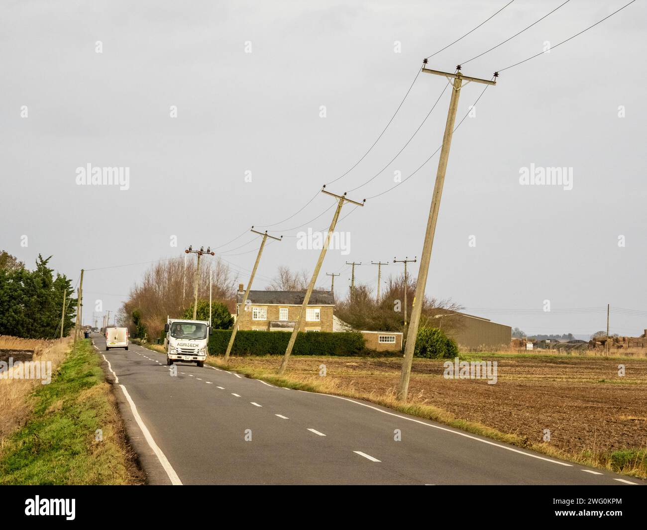 Leaning power pole hi-res stock photography and images - Alamy