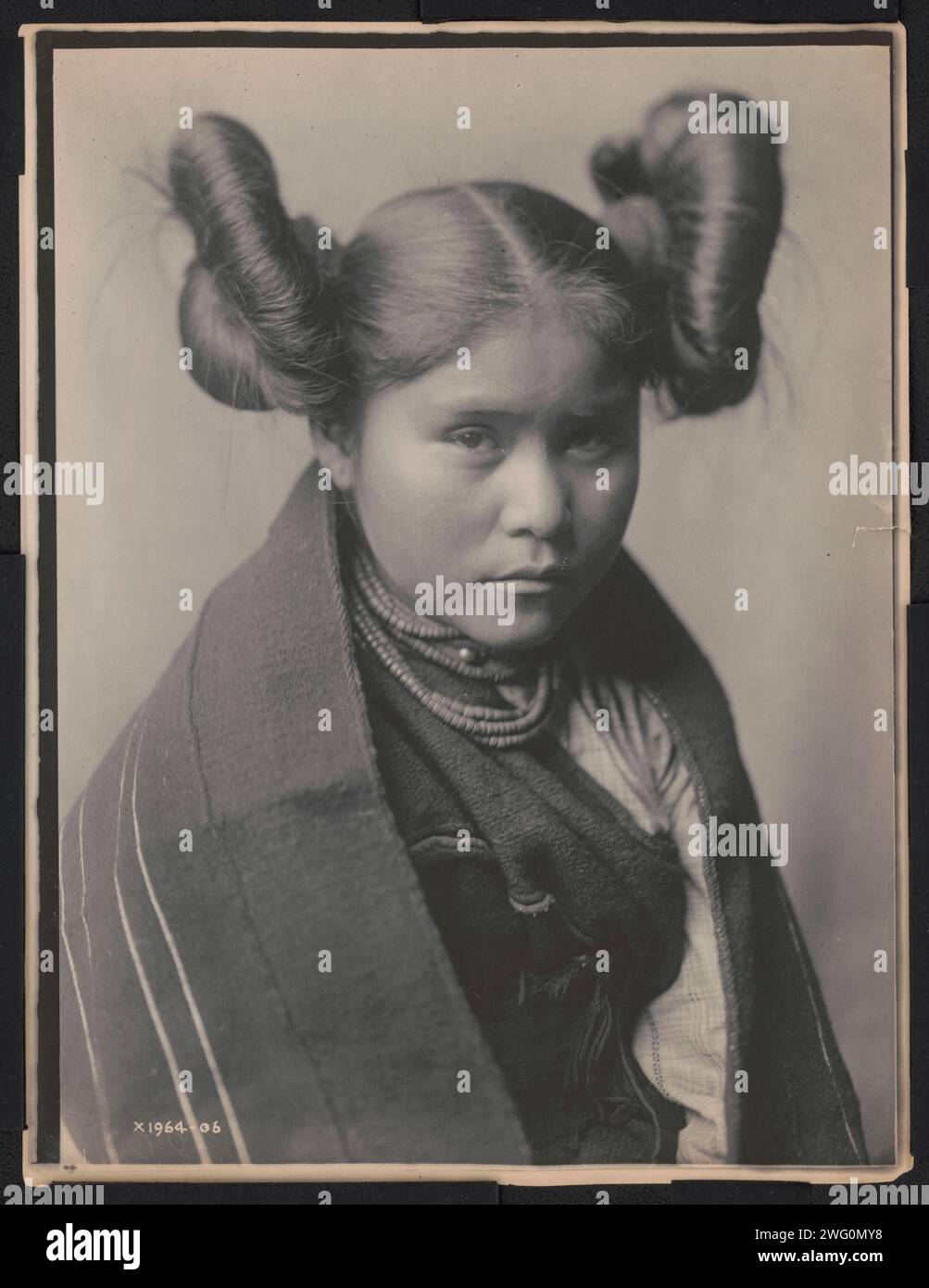 Chaiwa-Tewa, c1906. Chaiwa, Tewa girl, head-and-shoulders portrait ...