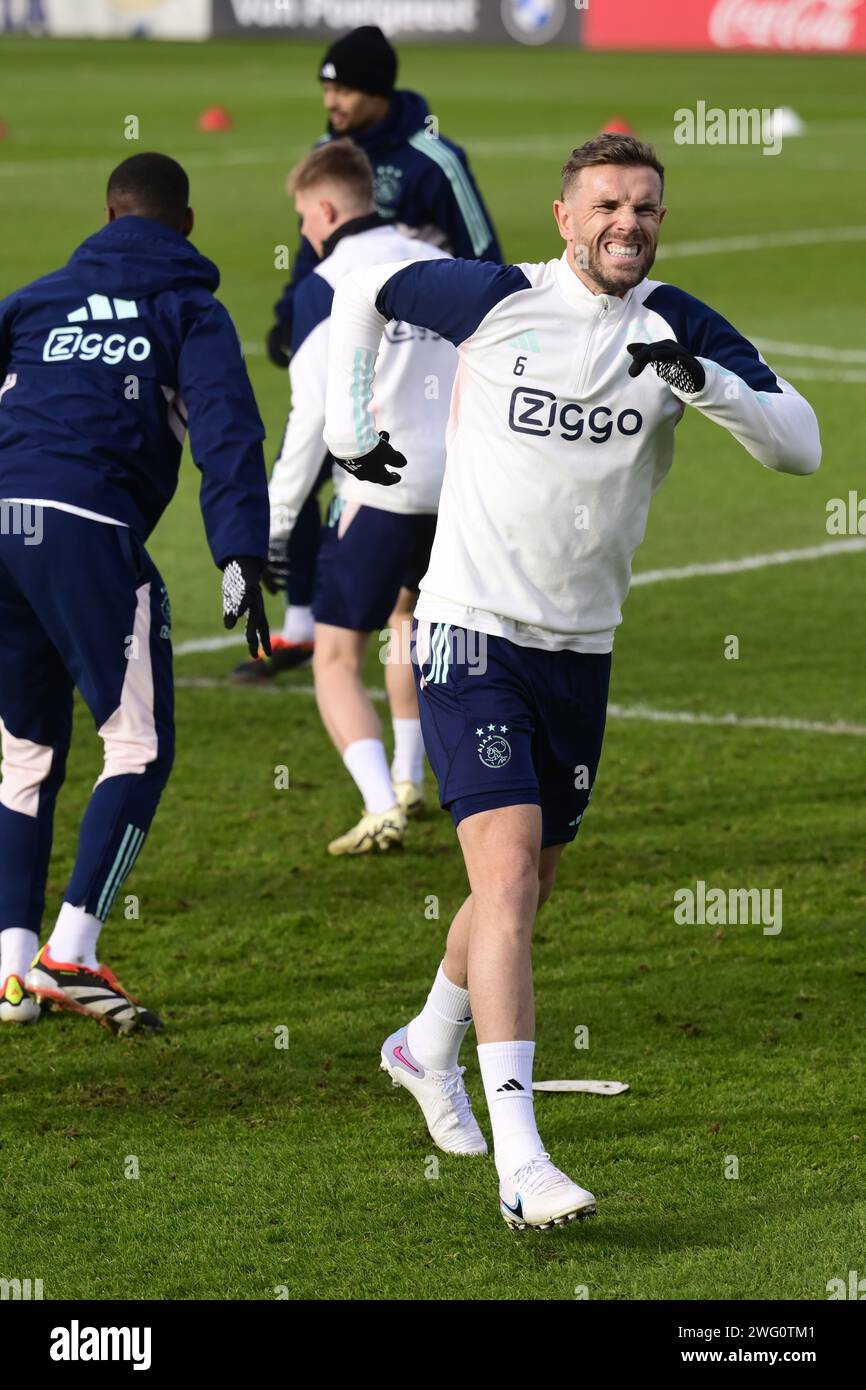 AMSTERDAM - Jorrel Hato of Ajax stood on the foot of newcomer Jordan ...