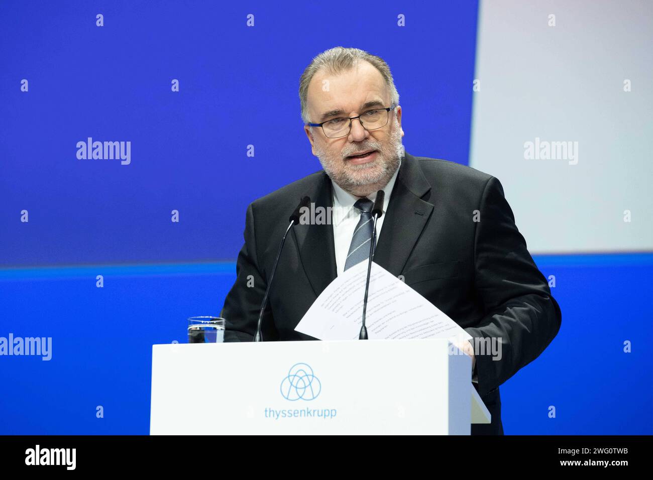 Prof. Dr. Siegried RUSSWURM, Aufsichtsratsvorsitzender, bei seiner Rede ...