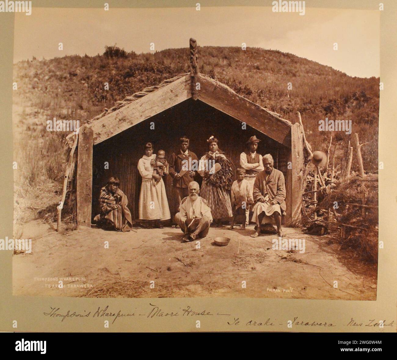 Maori family hi-res stock photography and images - Alamy