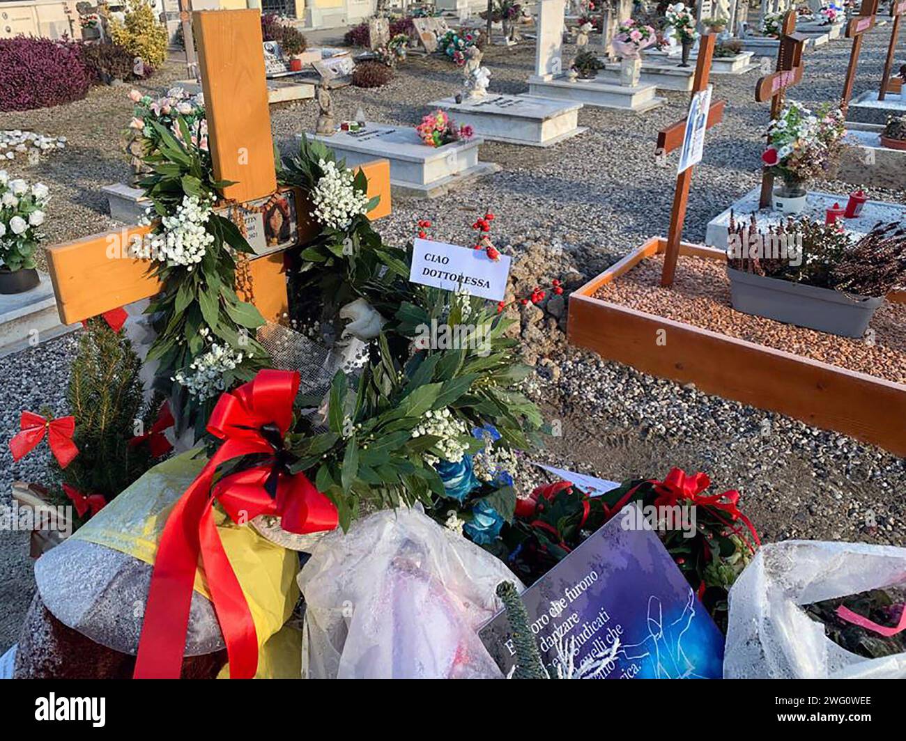News - Wreath-laying ceremony at the Giulia Cecchettin tombstone for ...