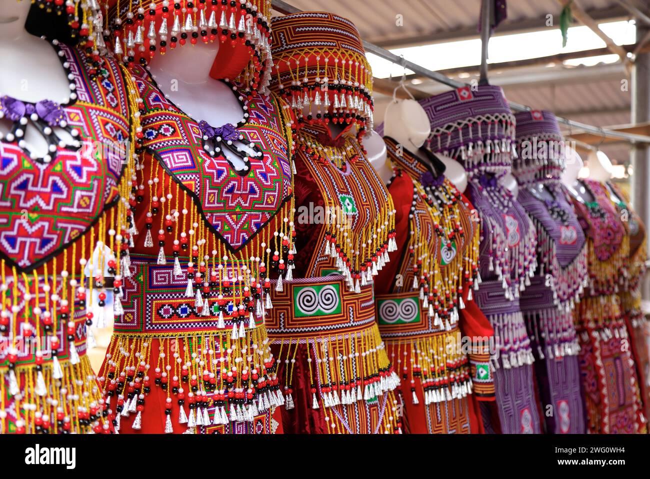 Traditional clothes in market at sa pa hi-res stock photography and ...