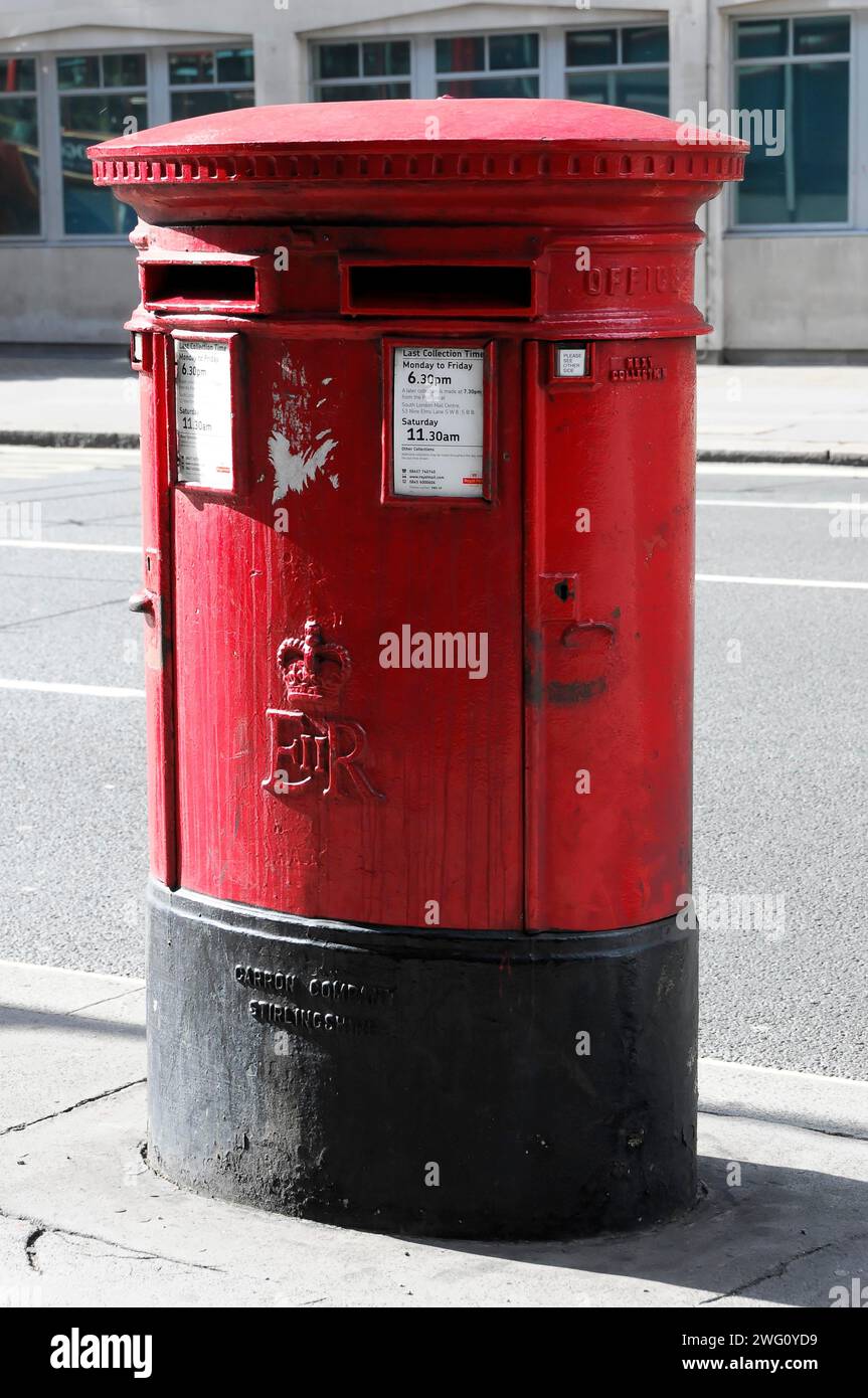 Britain england london letterbox hi-res stock photography and images ...