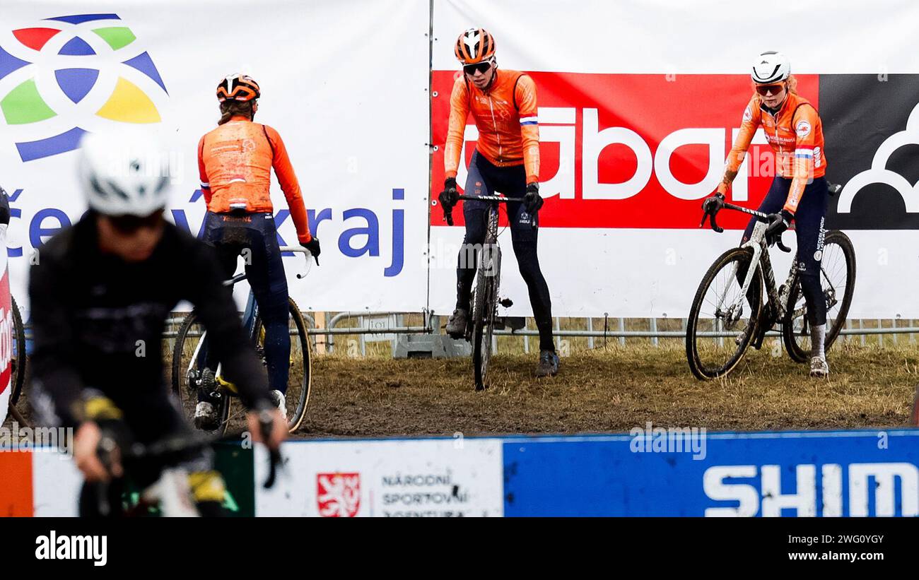 TABOR - Puck Pieterse (r) and Senne Remijn during training prior to the ...
