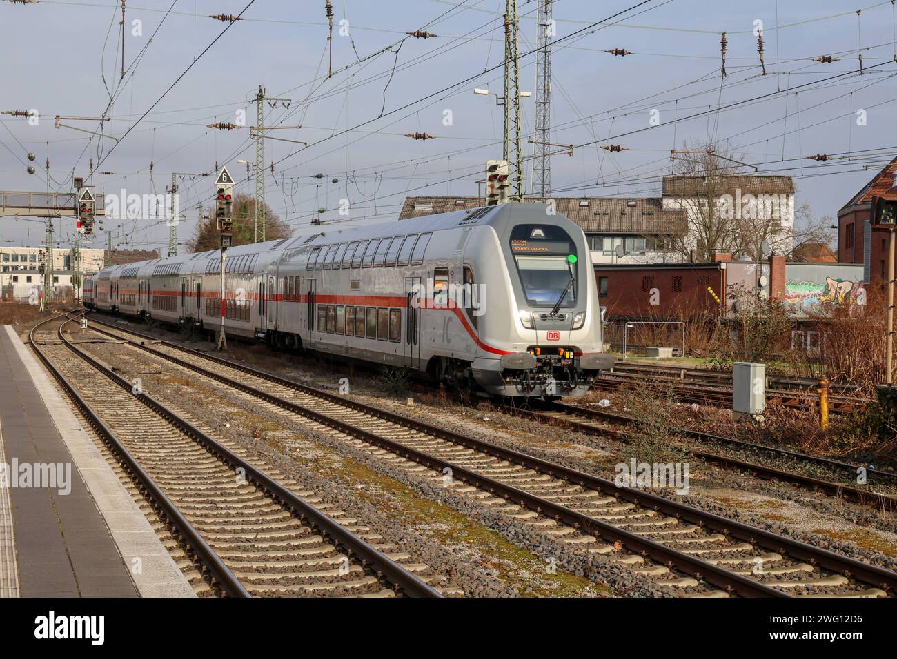 Eisenbahnverkehr am Münster Hauptbahnhof. Intercity Zug IC2 ...