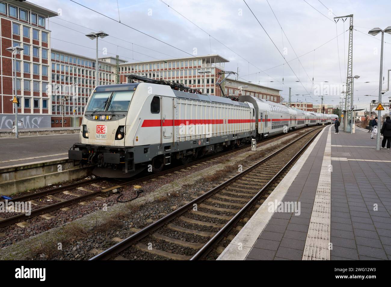 Eisenbahnverkehr am Münster Hauptbahnhof. Intercity Zug IC2 ...
