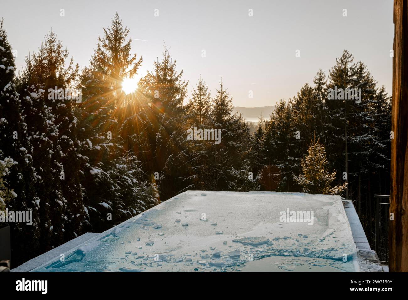 Infinity pool in forest hi-res stock photography and images - Alamy