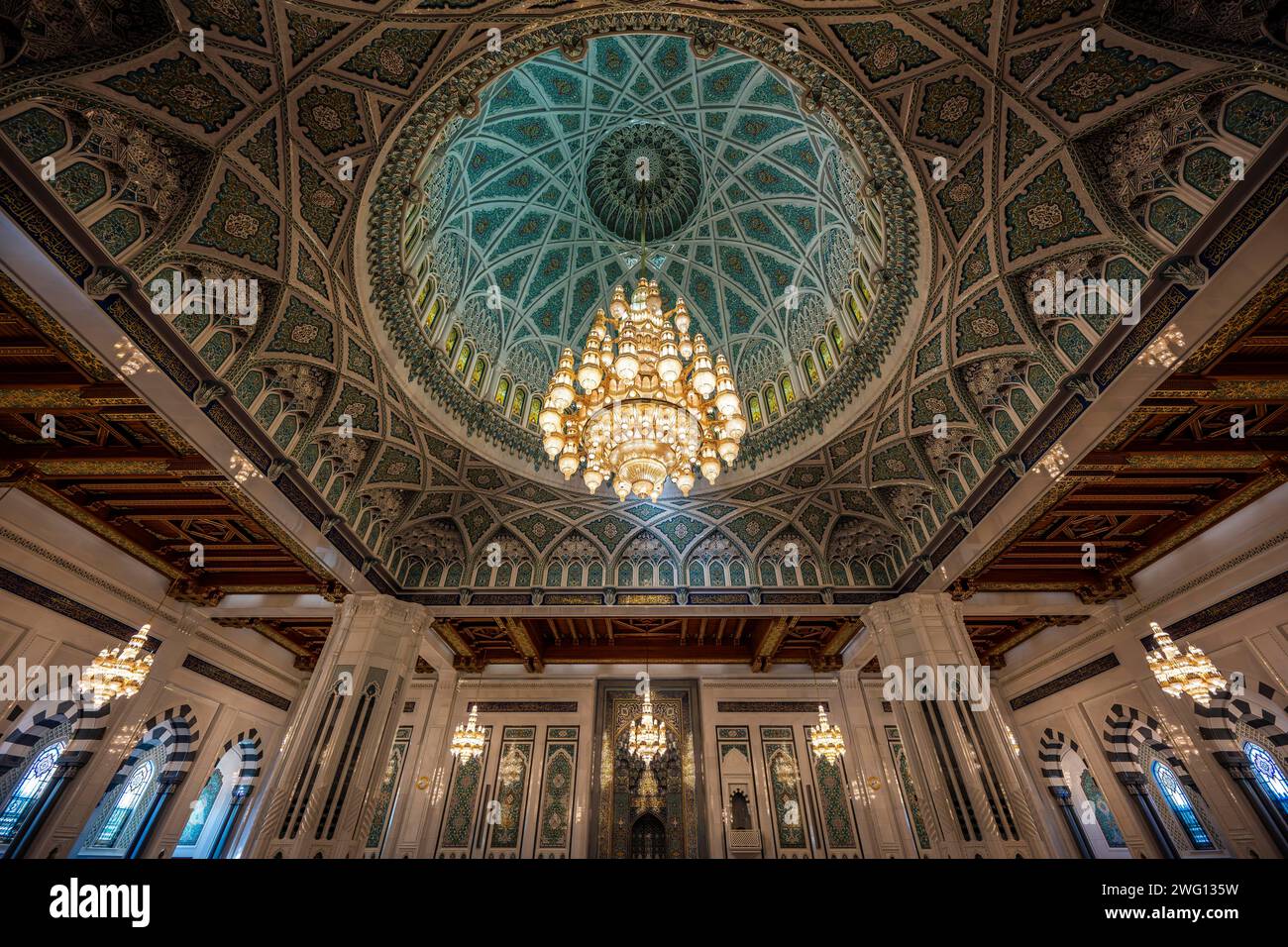 Sultan Qaboos Grand Mosque, chandelier in the prayer hall for men ...