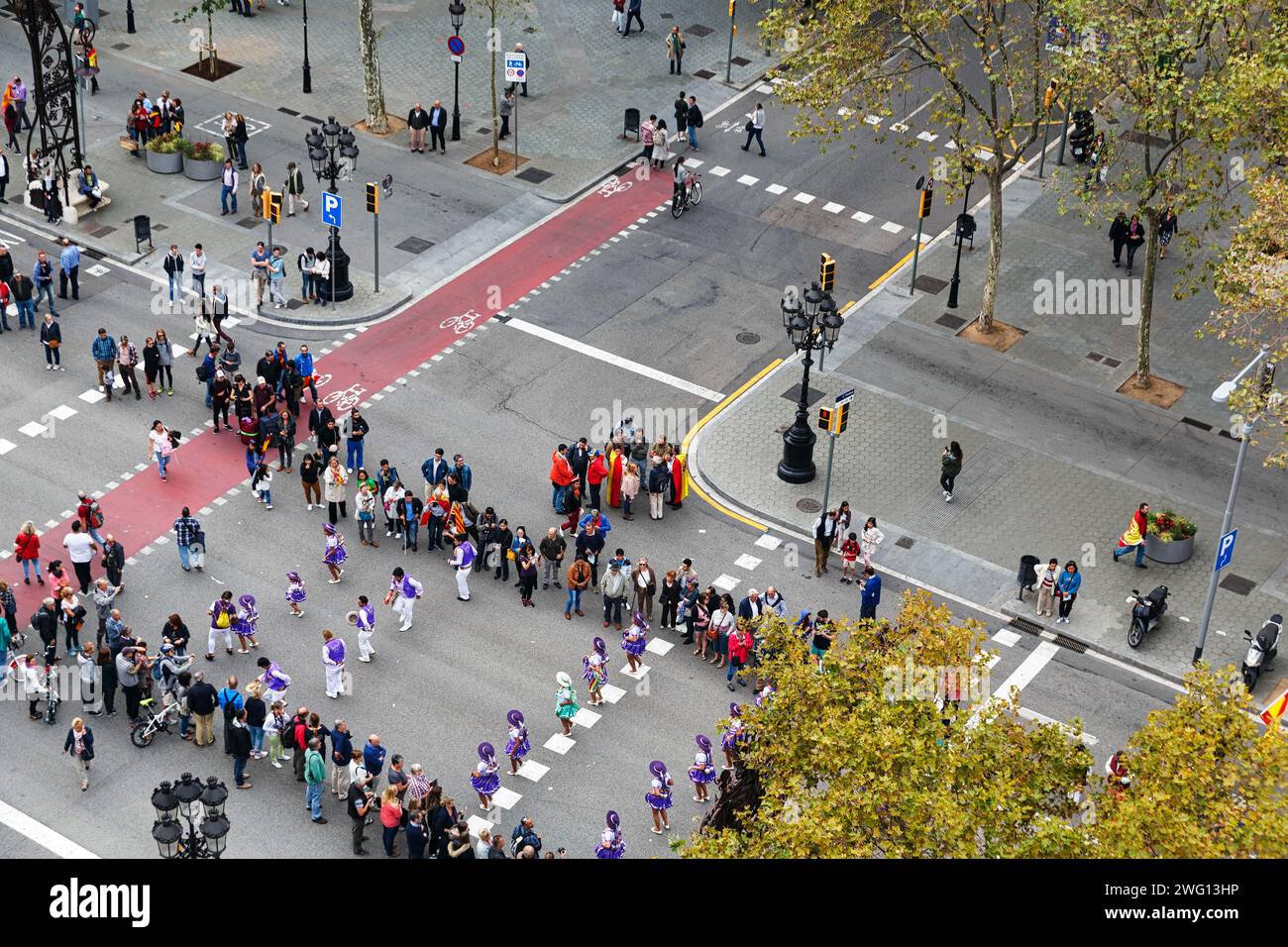Crowd, street parade, demonstration, Spanish bank holidays, 12 October ...