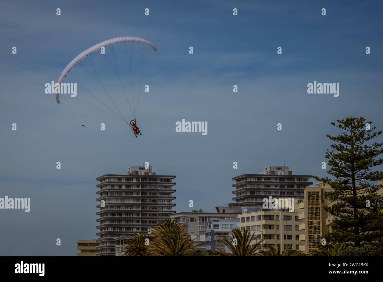 Parachute water landing hi-res stock photography and images - Alamy