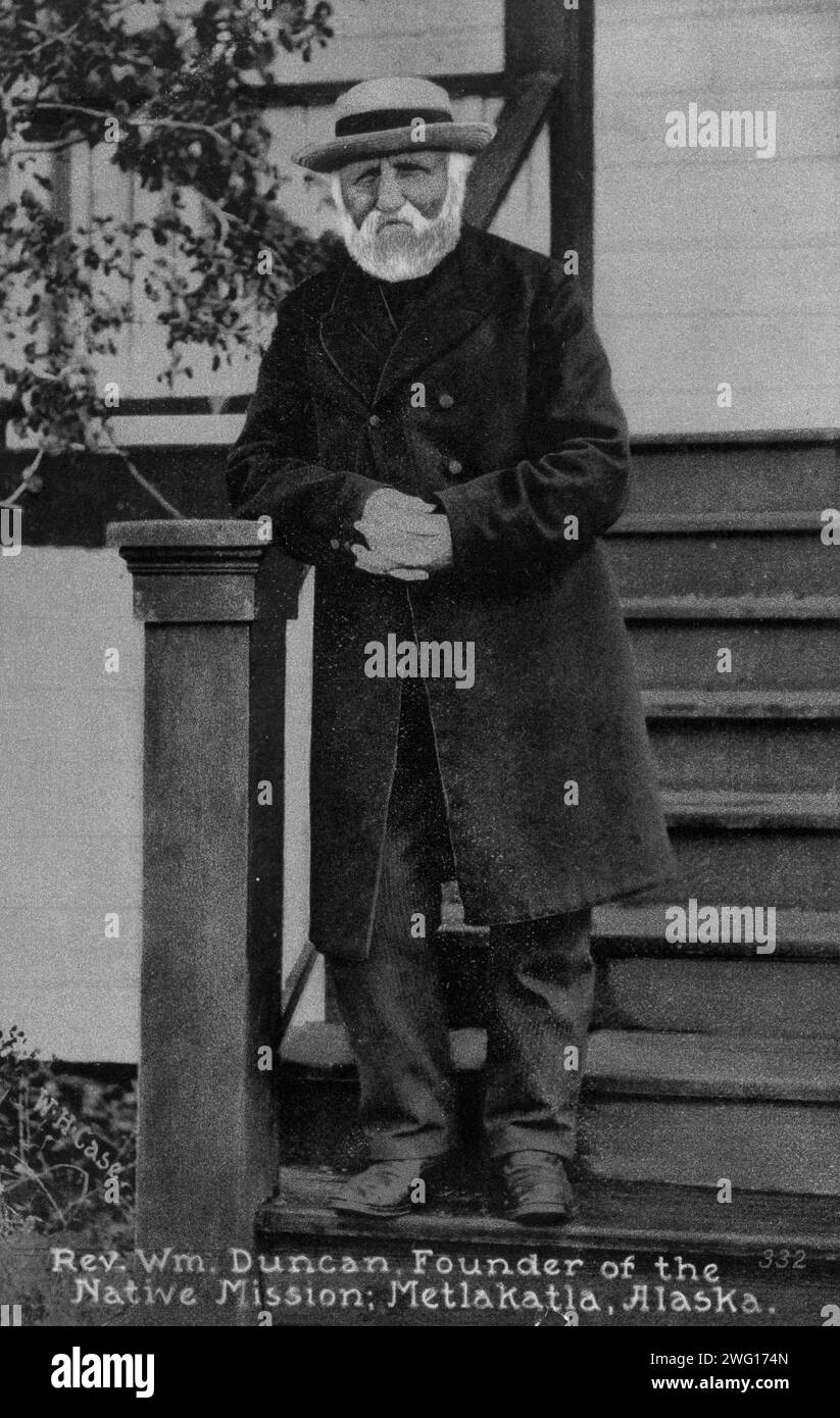 Father duncan hi-res stock photography and images - Alamy