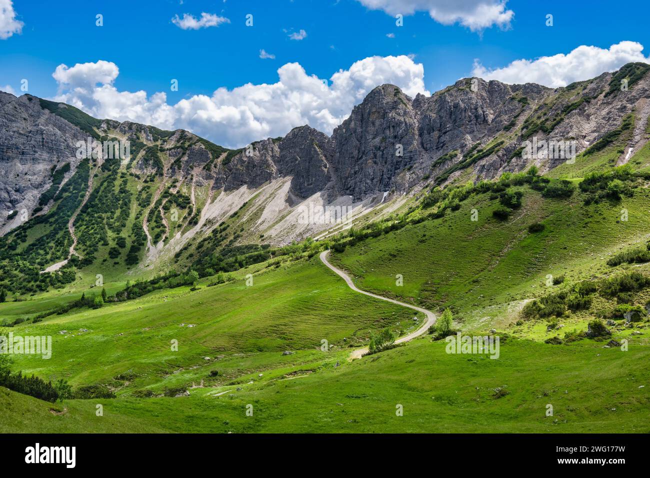 Curved trail hi-res stock photography and images - Alamy
