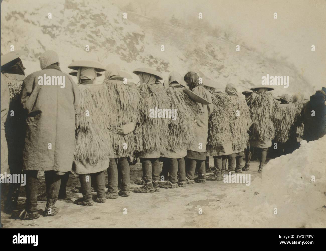 Japanese conical coolie hat hi-res stock photography and images - Alamy