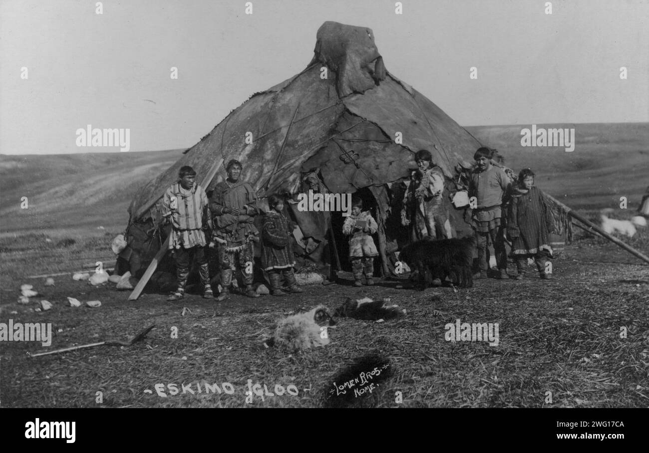 Inuit igloo family hi-res stock photography and images - Alamy