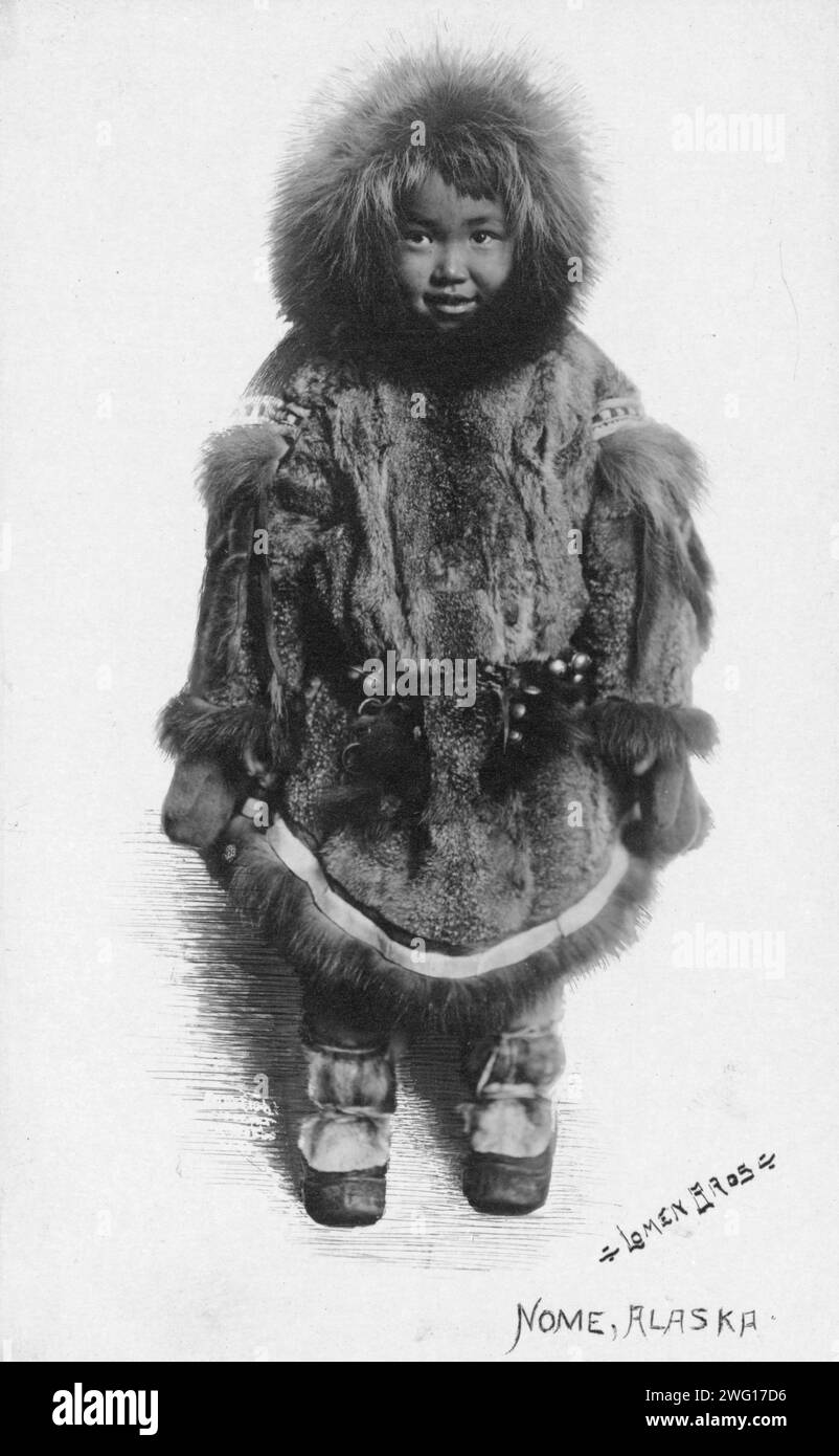 Fur hood inuit Black and White Stock Photos & Images - Alamy