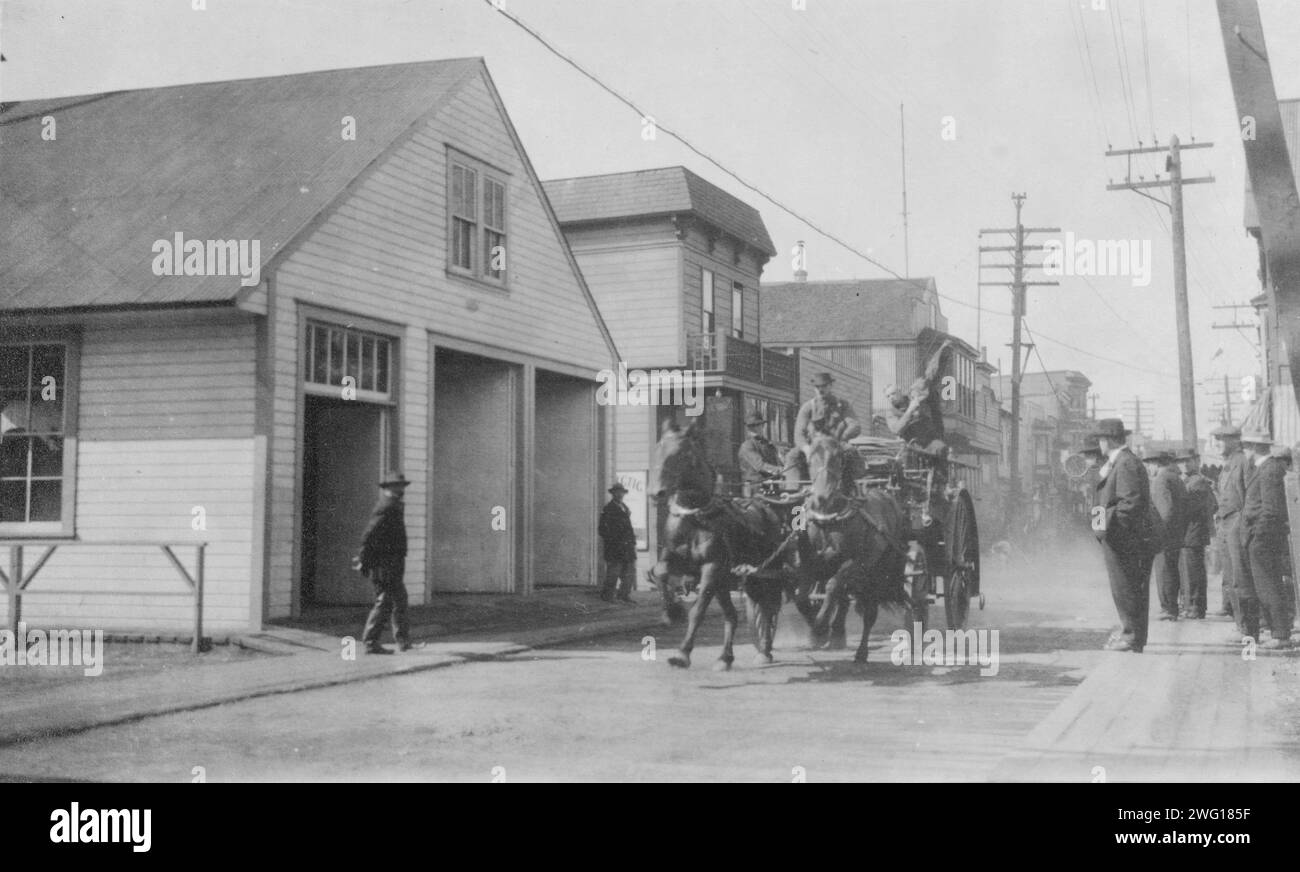 Historic fire brigade horse hi-res stock photography and images - Alamy