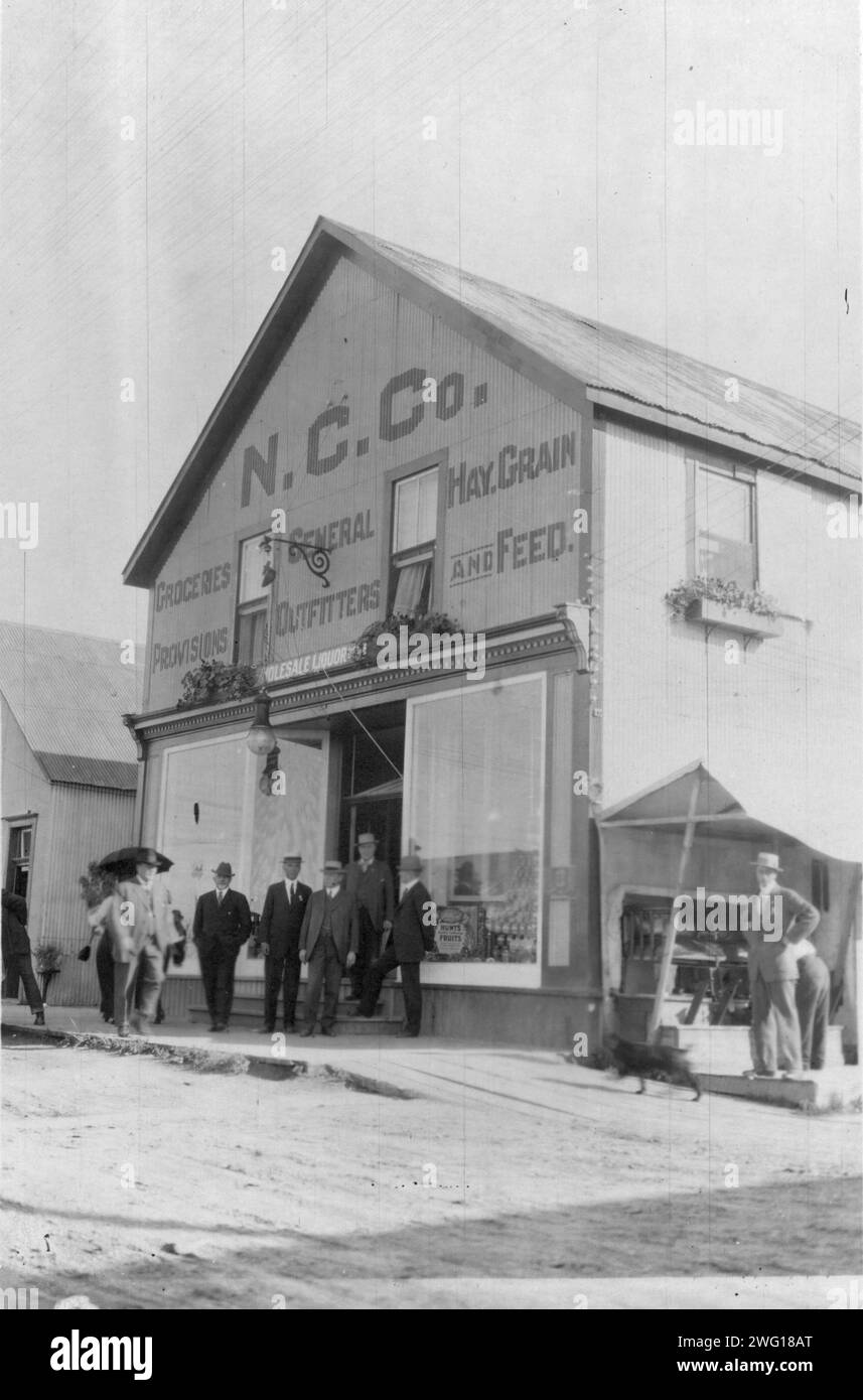 General store 1900s hi-res stock photography and images - Alamy