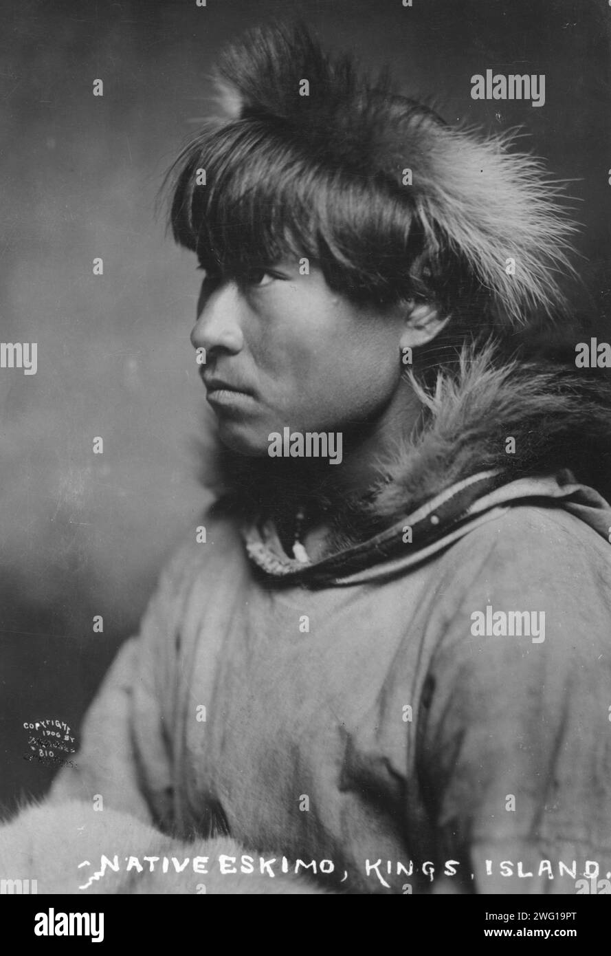 Native heritage clothing Black and White Stock Photos & Images - Alamy