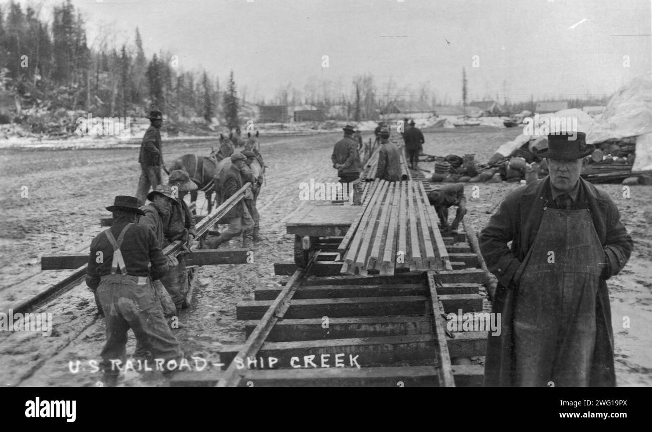 1920s construction worker Black and White Stock Photos & Images - Alamy