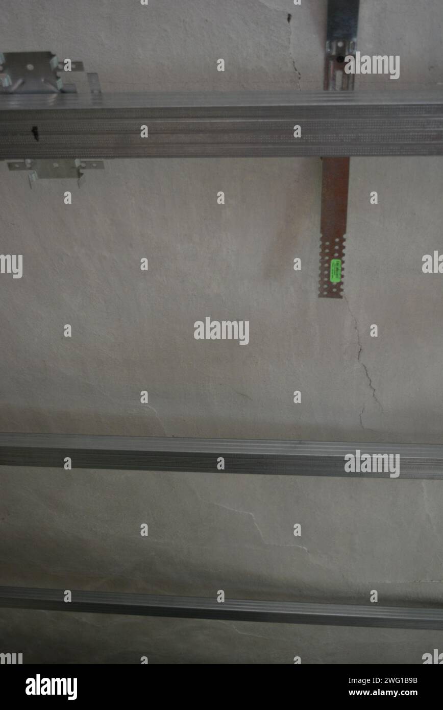 Building materials, renovation of rooms, metal structures, the process ...