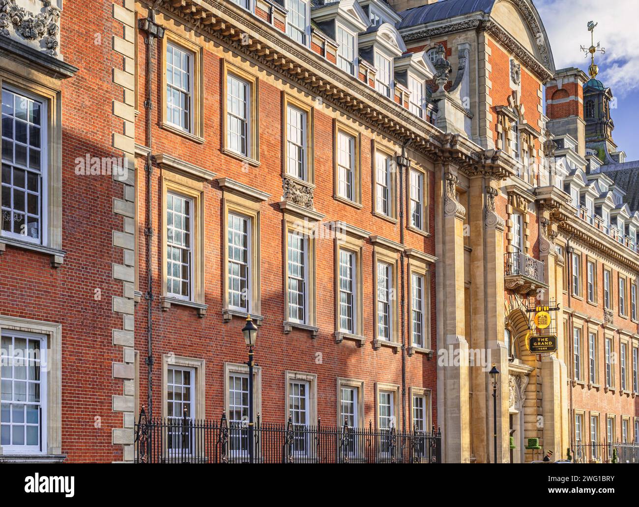 Edwardian red brick building hi-res stock photography and images - Alamy