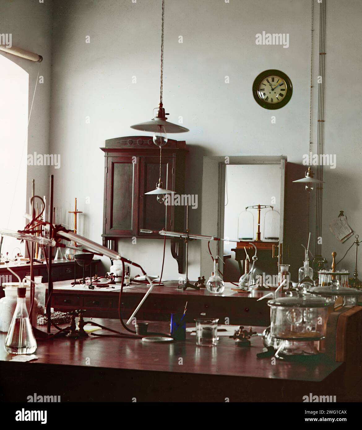 1910s chemistry laboratory hi-res stock photography and images - Alamy