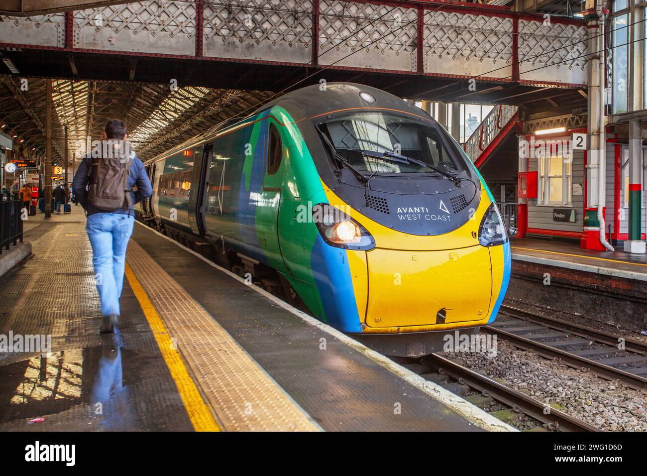 Avanti West Coast, Alstrom and Angel Trains. Electric Pendolinos at ...