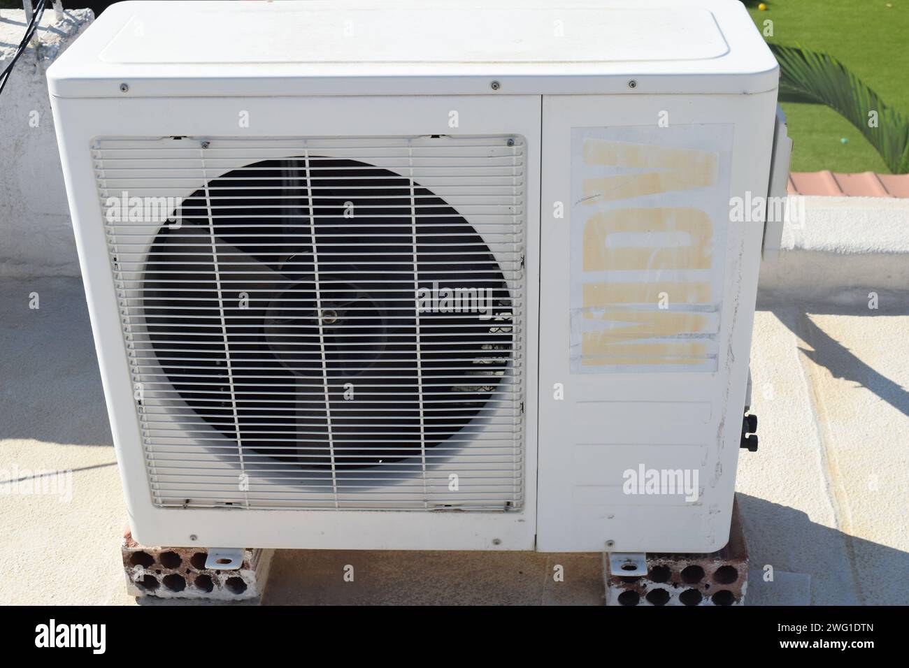 Compressor on roof hi-res stock photography and images - Alamy