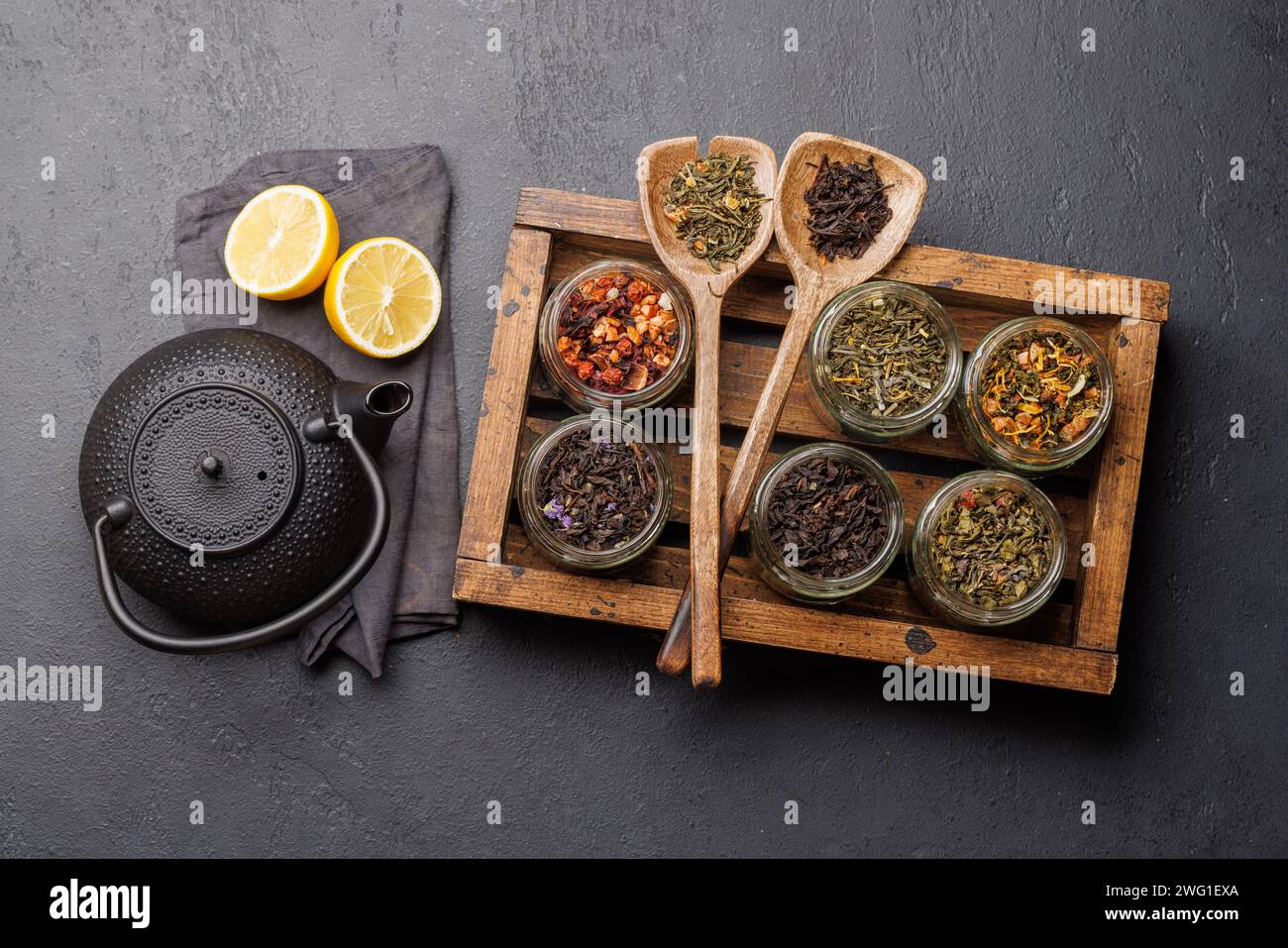 Diverse tea leaves hi-res stock photography and images - Alamy