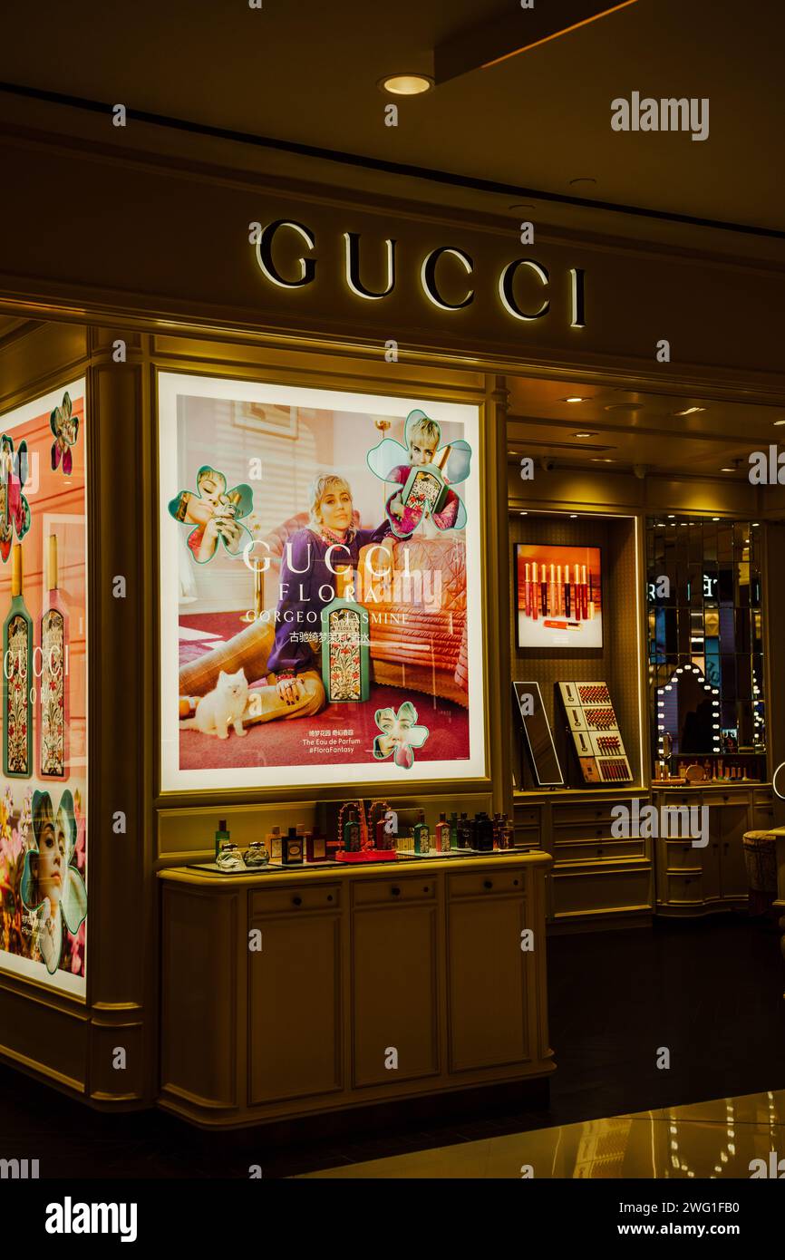Gucci Shop, Shanghai, China Stock Photo - Alamy