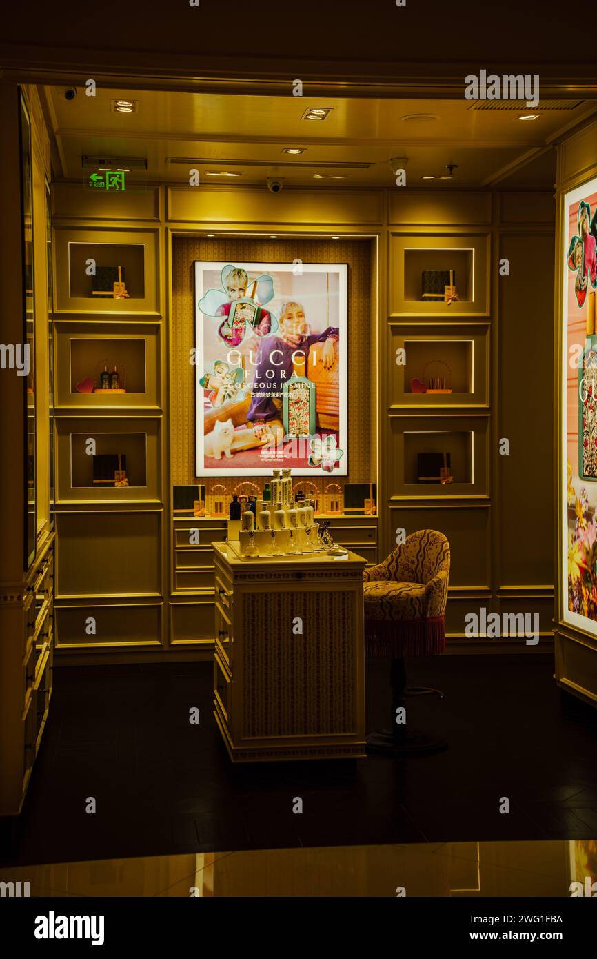 Gucci Shop, Shanghai, China Stock Photo - Alamy