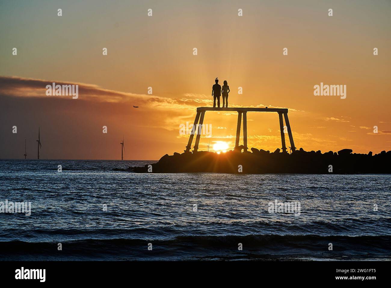 'The Couple' Statue by Sean Henry Stock Photo - Alamy
