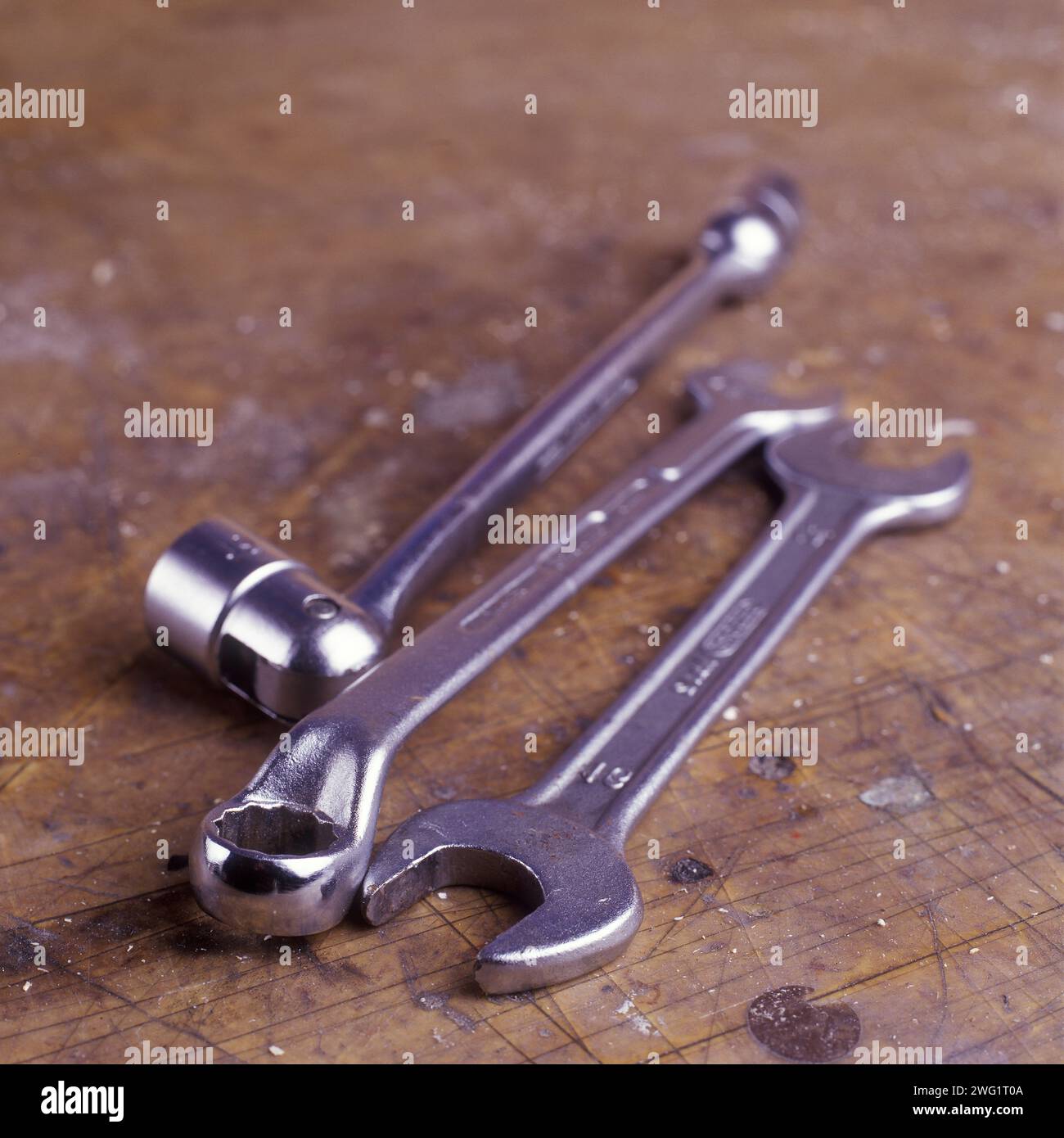 Mechanics spanners hi-res stock photography and images - Alamy