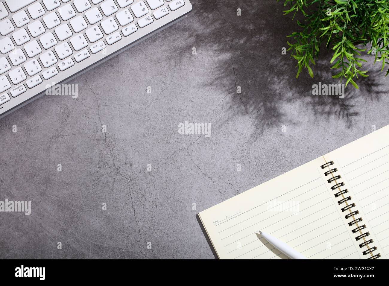Keyboard and notebook hi-res stock photography and images - Alamy