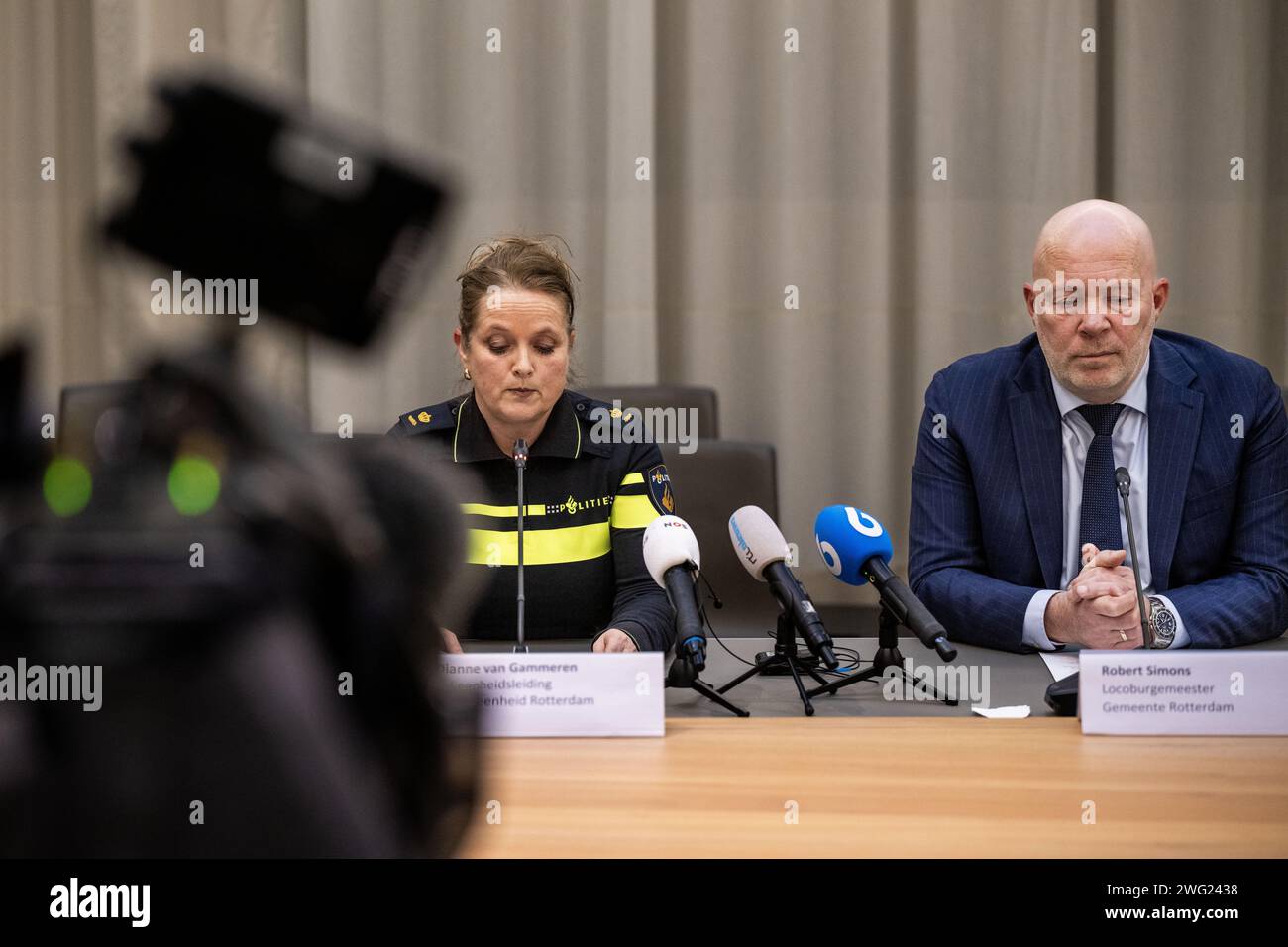 ROTTERDAM - Representatives of the Triangle, deputy mayor Robert Simons ...