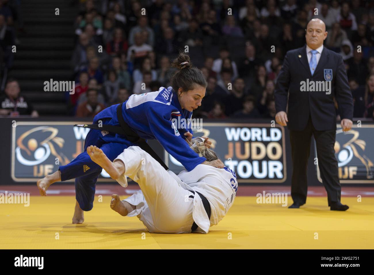 MOKDAR FAIZA (FRA) (PARIS SAINT GERMAIN JUDO 75) won against KLIMKAIT ...